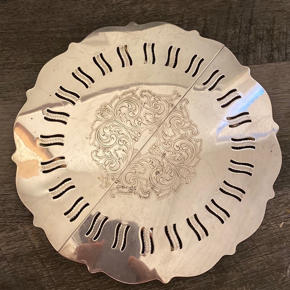 Oneida | Dining | Vintage Oneida Silversmiths Round Pierced Scrolled ...